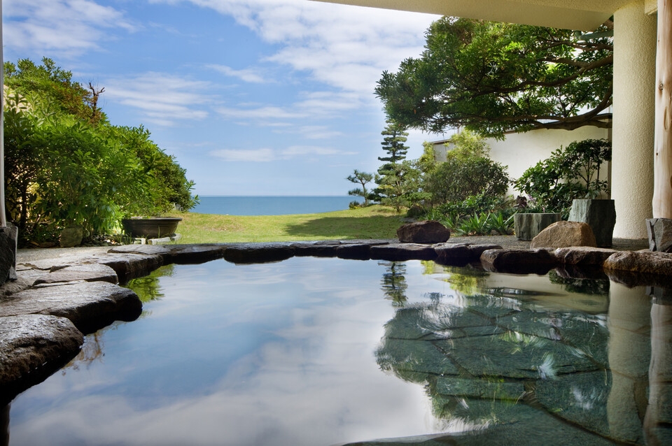 ＜GW・夏休み含む4月～9月出発掲載＞ANAで行く！世界の名画を鑑賞「大塚国際美術館入館券」引換券付！うれしい滞在中夕朝食付♪ 南欧風リゾート ...