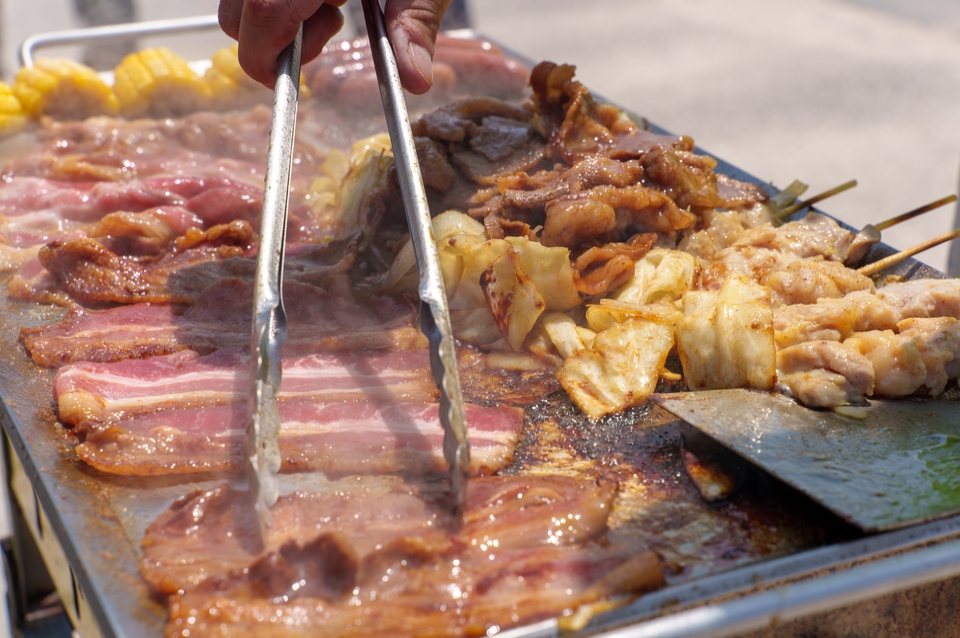 【スーパーサマーセールファイナル】夜出発・夜帰着便のJALグループのJTAで行く！滞在中選べるマリンアクティビティ＆ビーチでのBBQランチ＆ホテルレストランでの夕食＆美らカフェが各1回付＆滞在 ...