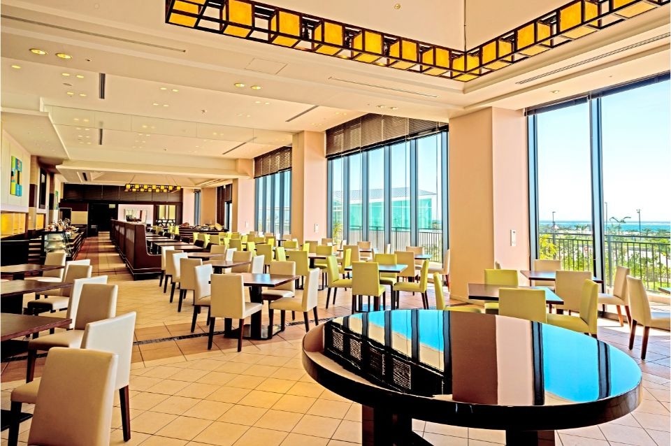 JALで行く！滞在中カフェ1回付！さらに4・5日間は夕食1回付♪8・9月出発ならワンコイン（500円）で美々ビーチBBQまたはマリンアクティビティ付にアレンジ可能♪那覇市内や南部観光に便利 ...